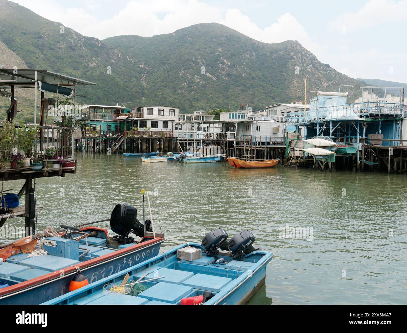 View of stilt houses build in the water in the historic Tai O fishing ...