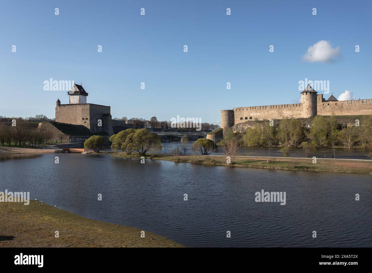 Narva town in Estonia, bordering Russia Stock Photo - Alamy