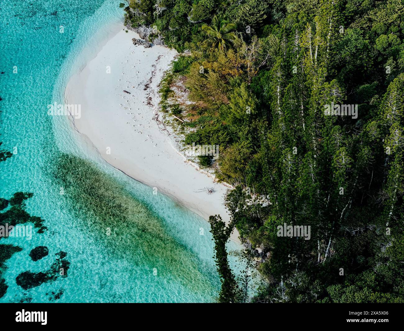 An aerial view of a tropical island in the Pacific ocean Stock Photo ...