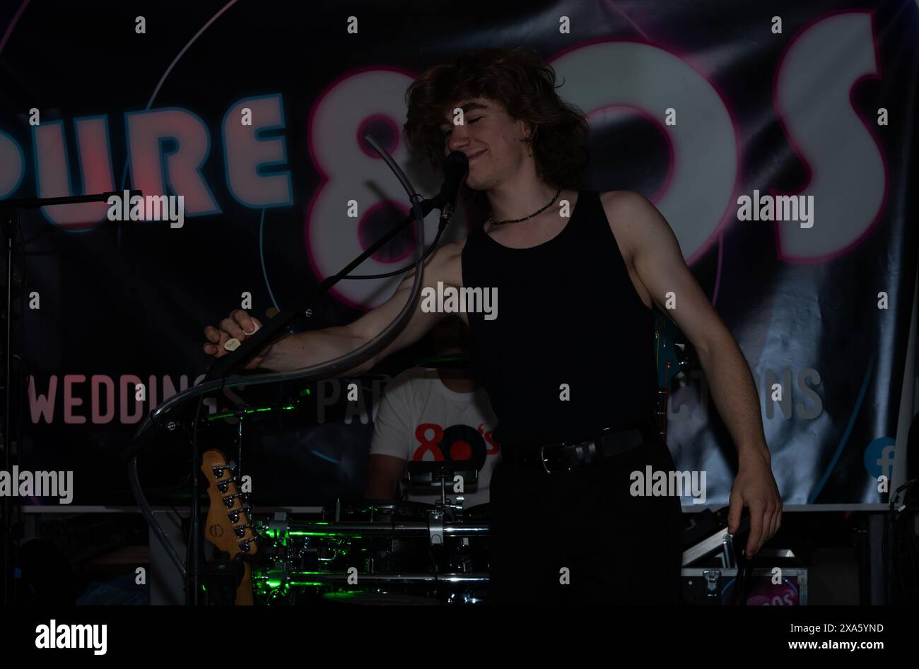 Concert of the Pure 80s band, music of the unforgettable 80s and 90s ...