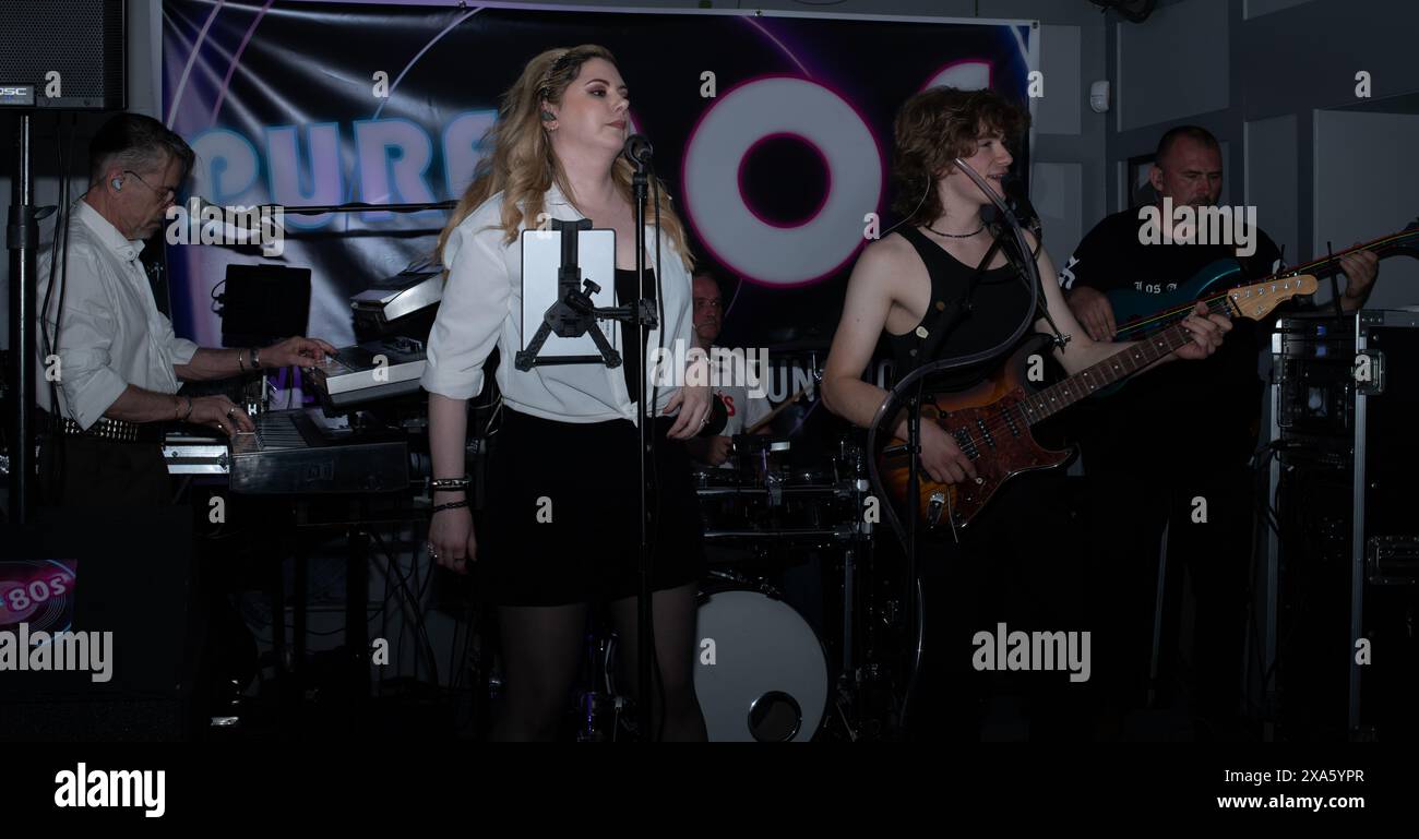 Concert of the Pure 80s band, music of the unforgettable 80s and 90s ...