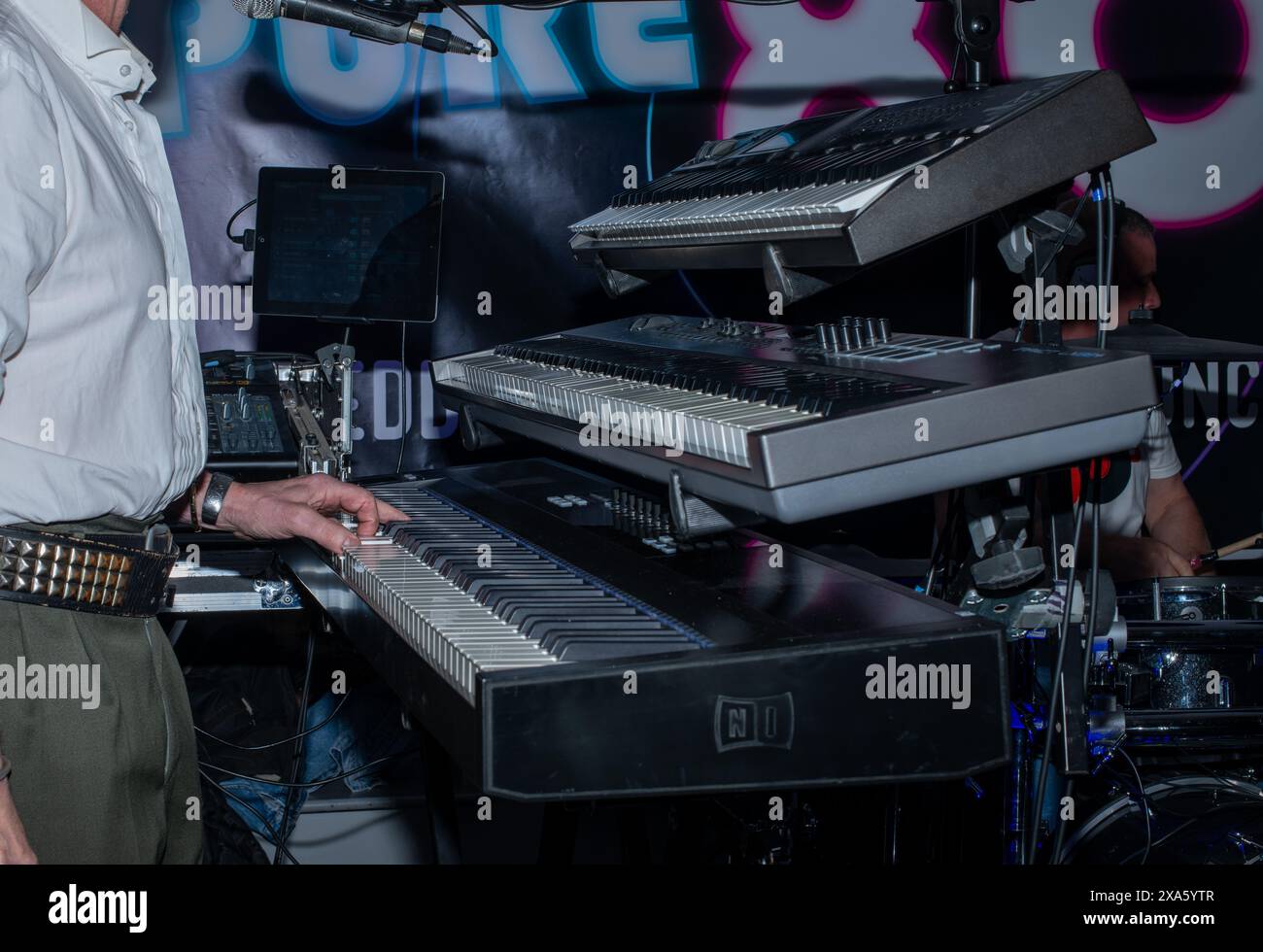 Concert of the Pure 80s band, music of the unforgettable 80s and 90s ...