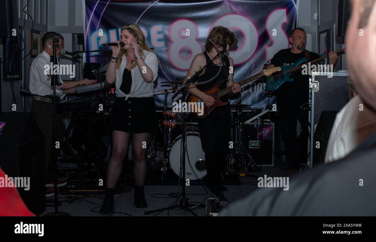 Concert of the Pure 80s band, music of the unforgettable 80s and 90s ...