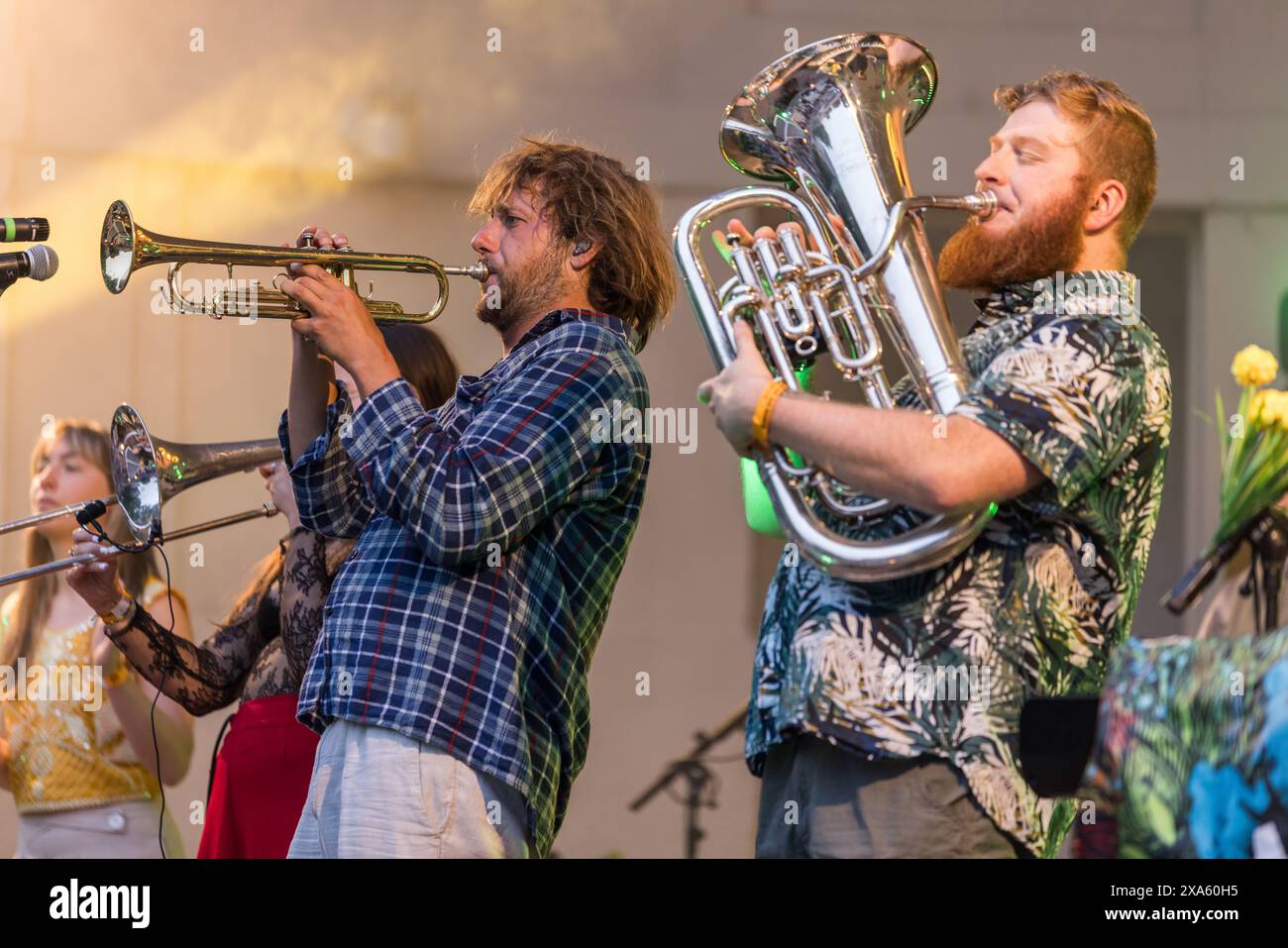 The Magic Mumble Jumble, German-Dutch Folk-Pop-Band with bandleader ...