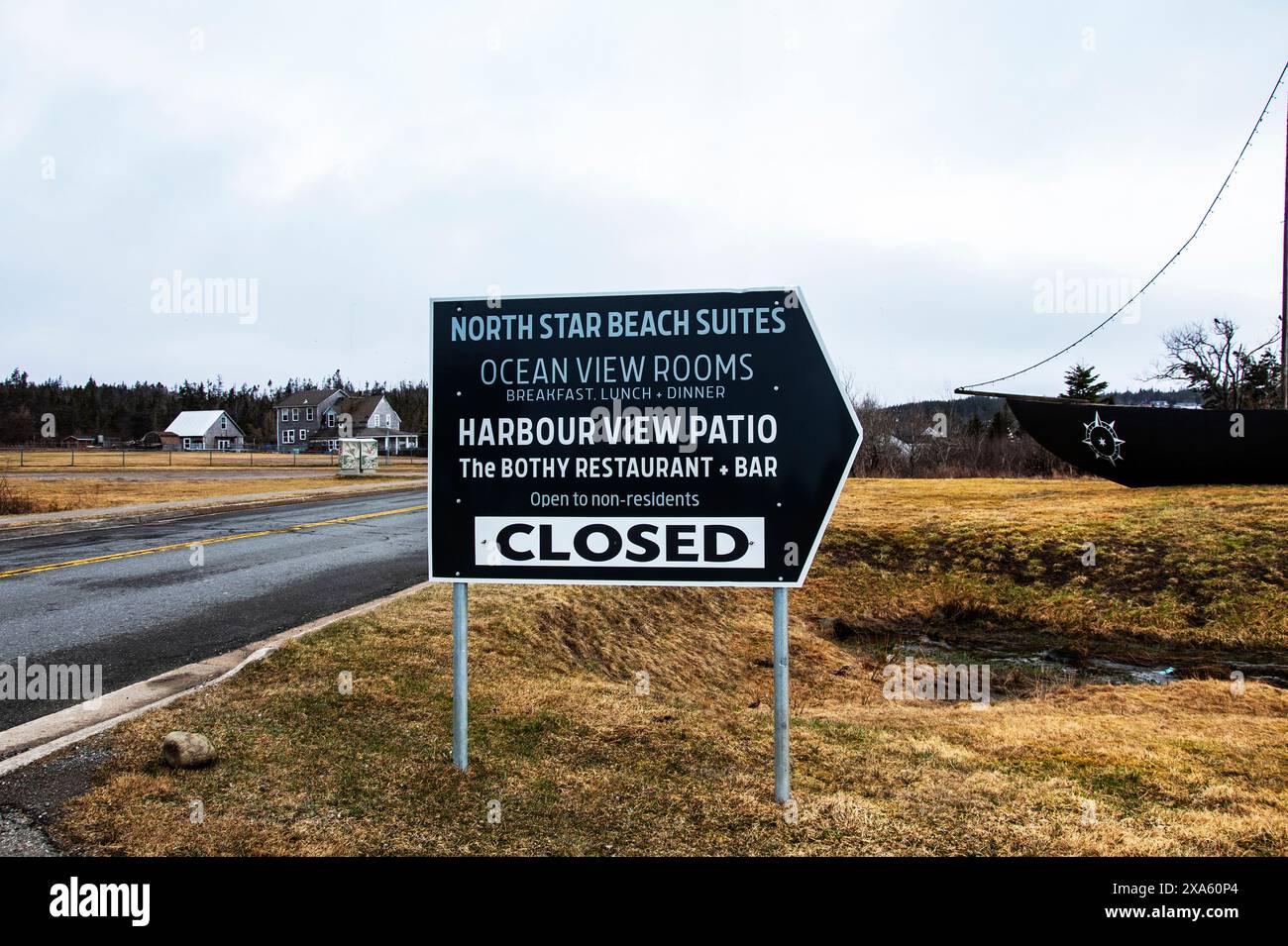 Canada beach closed sign hi-res stock photography and images - Alamy