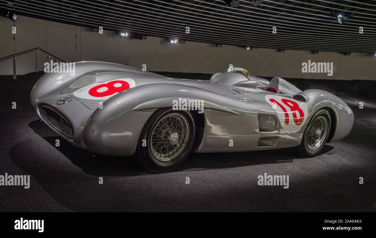 Mercedes Benz Stromlinienrennwagen W 196 R (1955). Mercedes Benz Museum, Mercedes-Benz World in ...