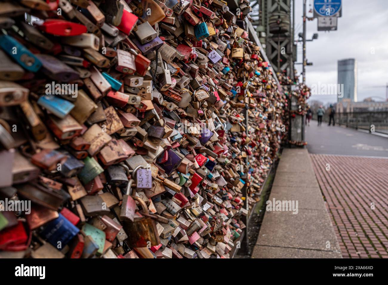 The Numerous padlocks attached to the Hohenzollern bridge railing in ...