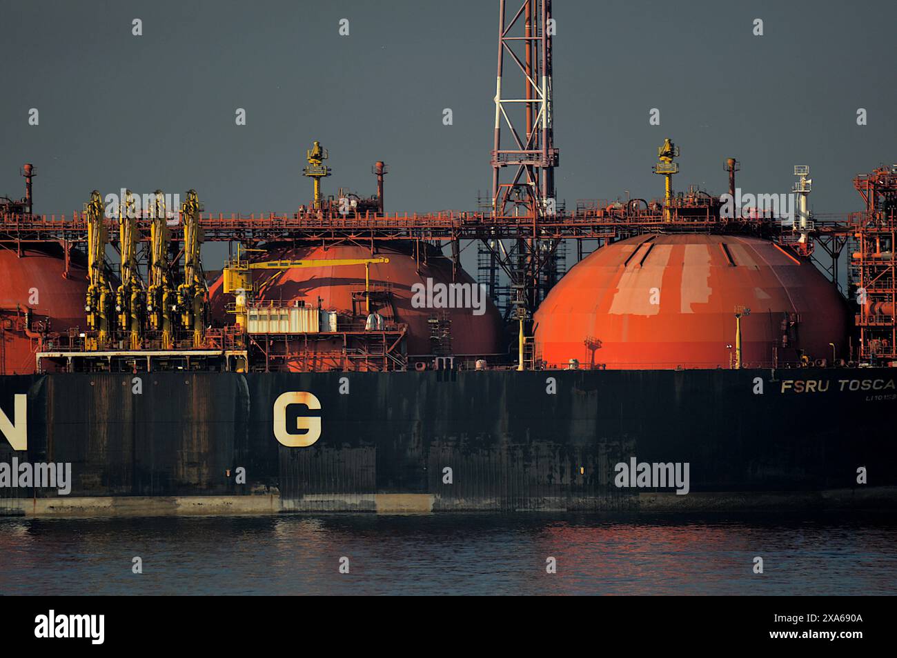 The LNG Tanker FSRU Toscana arrives at the French Mediterranean port of ...