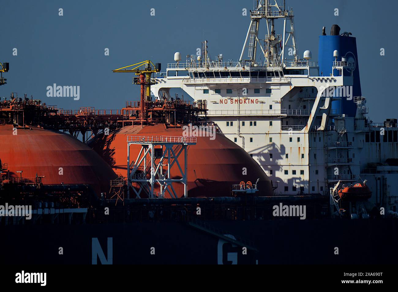 The LNG Tanker FSRU Toscana arrives at the French Mediterranean port of ...