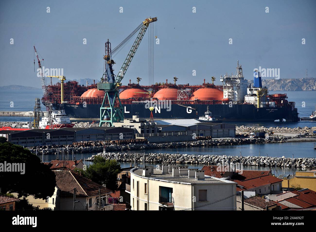 The LNG Tanker FSRU Toscana arrives at the French Mediterranean port of ...