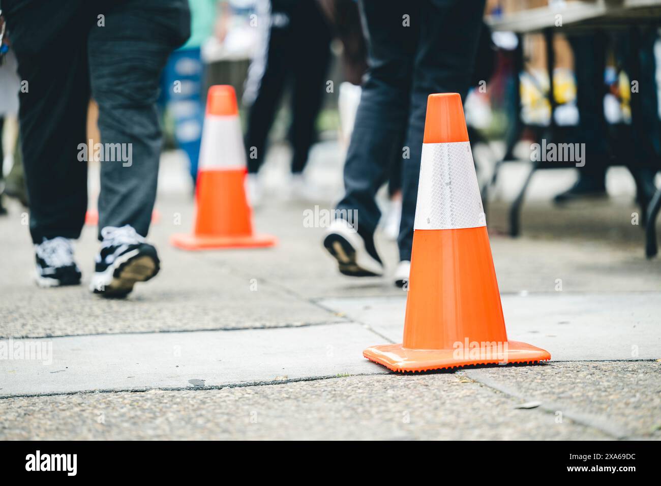 Pedestrians walking on crosswalk hi-res stock photography and images ...