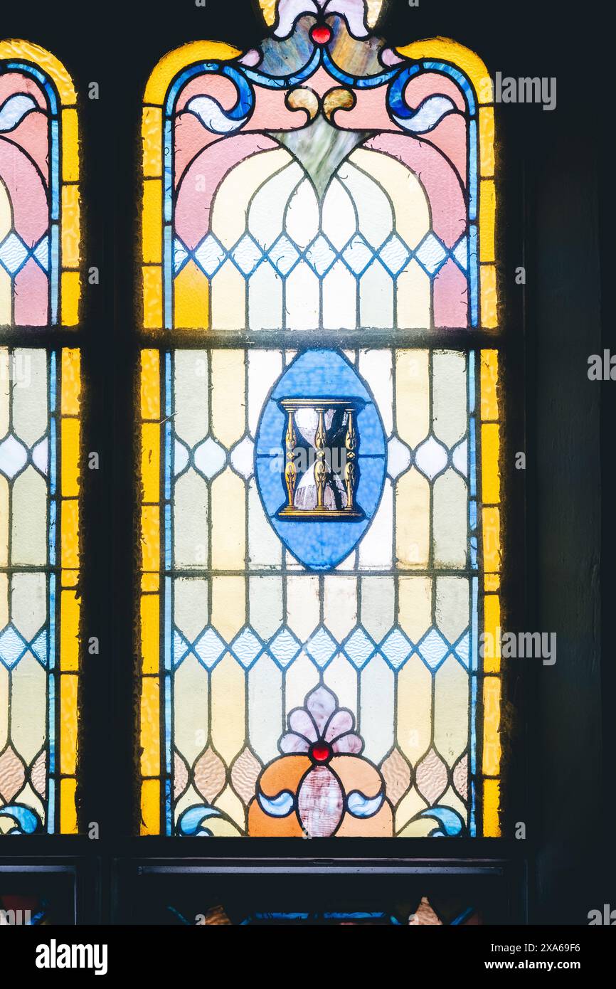 Adjacent windows hi-res stock photography and images - Alamy