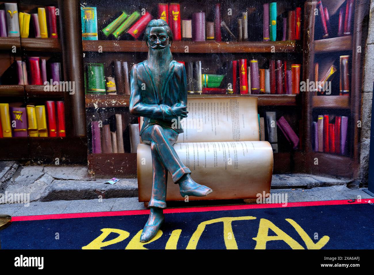 Valle inclan sculpture hi-res stock photography and images - Alamy