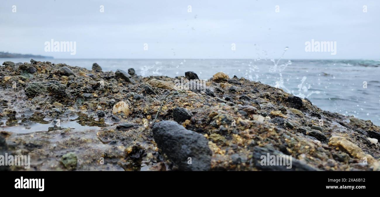 Giant ocean cliffs hi-res stock photography and images - Alamy