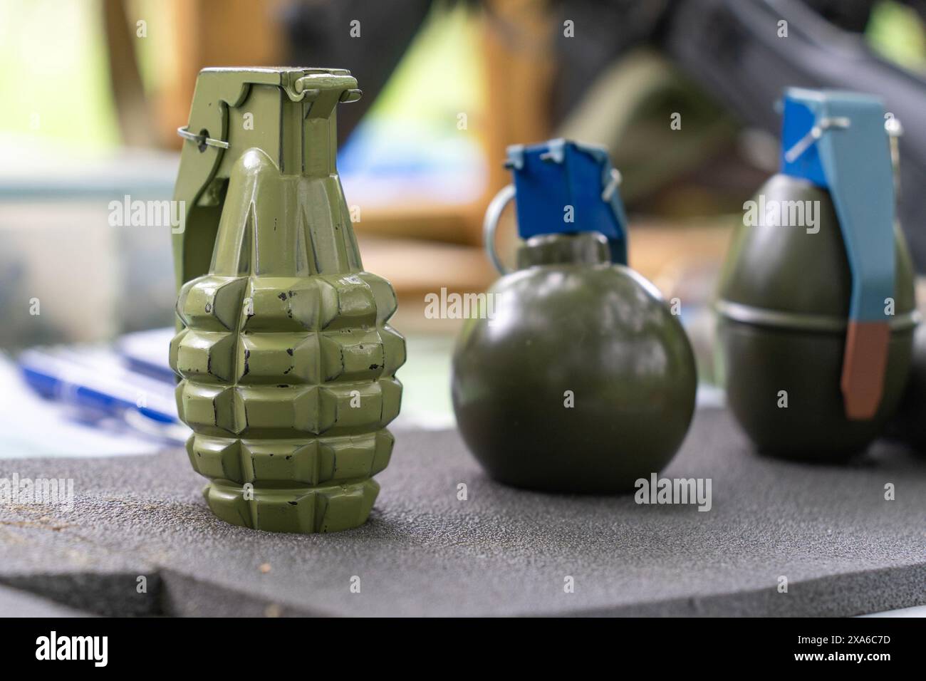 Grenades hi-res stock photography and images - Alamy