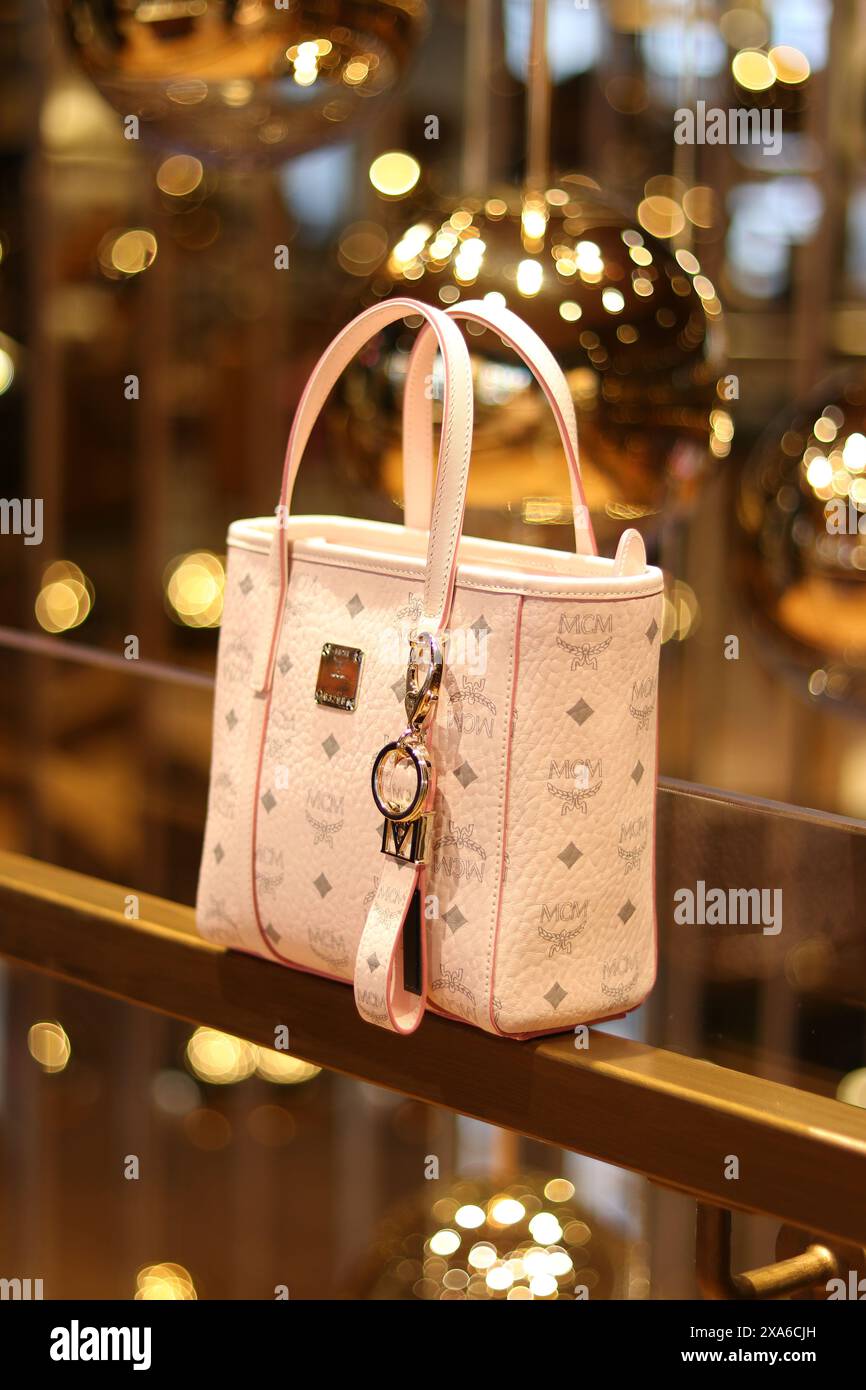 Sophisticated display hi-res stock photography and images - Alamy