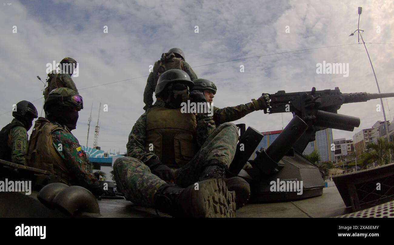 Lucha de las fuerzas armadas hi-res stock photography and images - Alamy