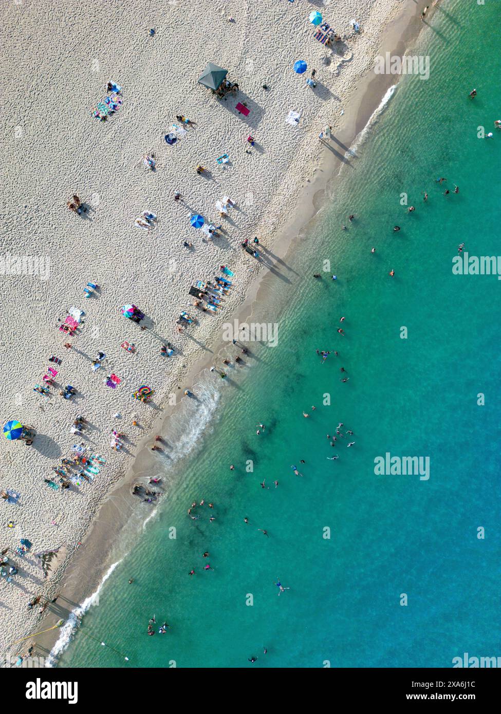 An aerial view of beachgoers at Miami Beach, FL Stock Photo - Alamy