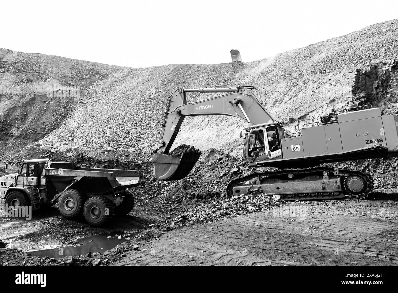 Drilling africa Black and White Stock Photos & Images - Alamy