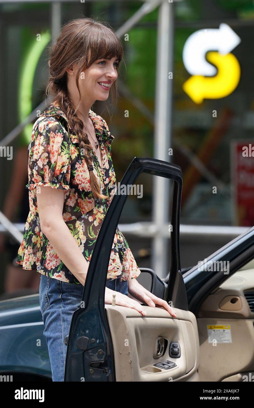 Ny. 04th June, 2024. Dakota Johnson on location for MATERIALISTS Film ...