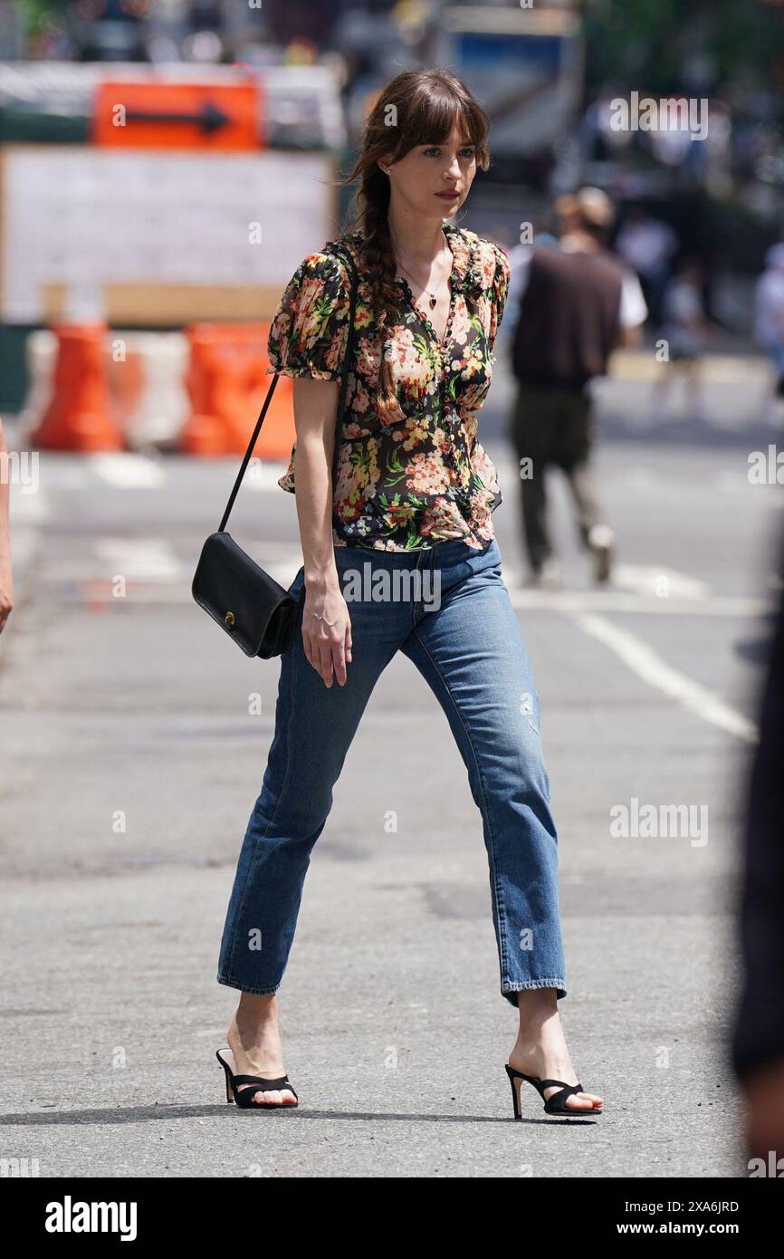 Materialists dakota johnson hi-res stock photography and images - Alamy
