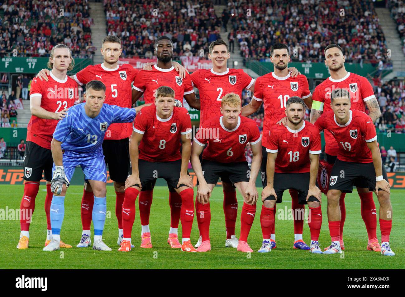 VIENNA, VIENNA - JUNE 4: Team Austria with Patrick Pentz of Austria ...