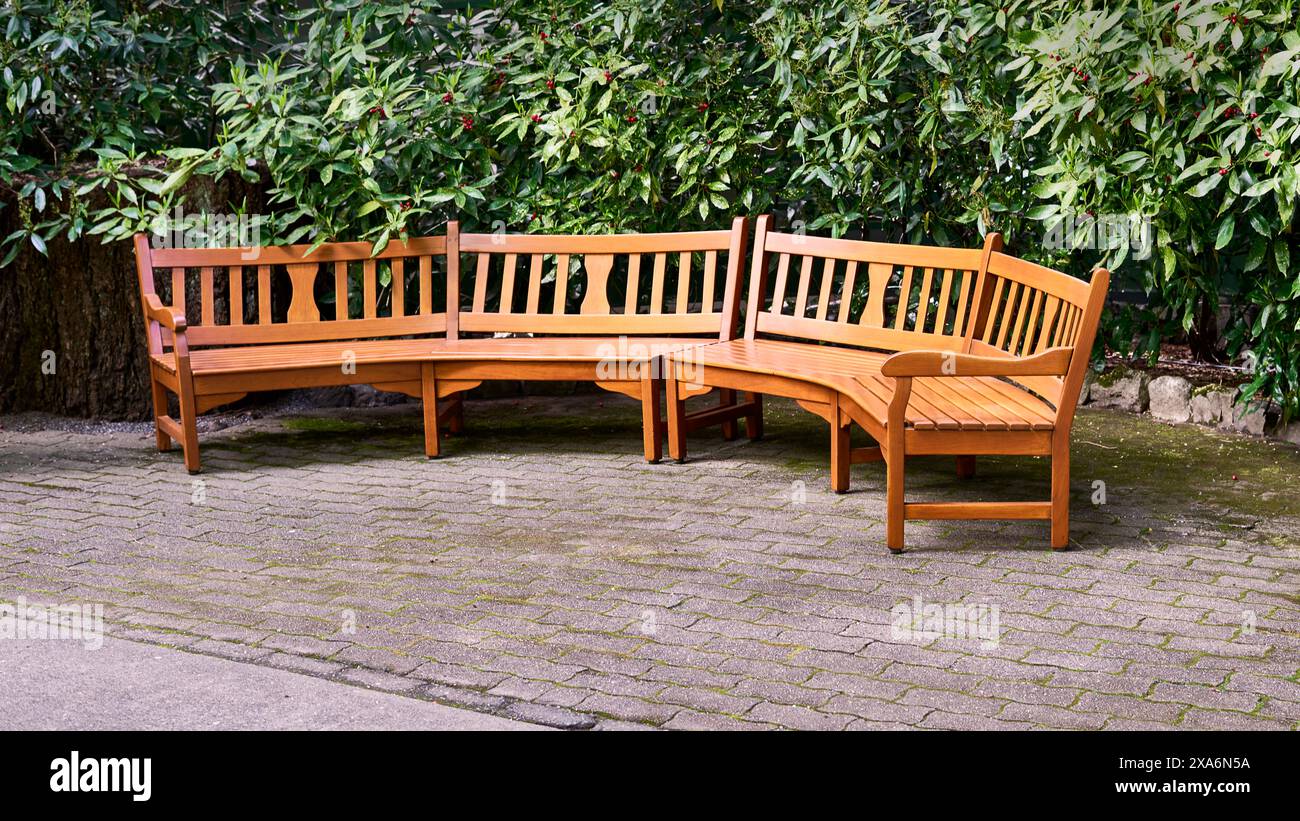 A large wooden bench at Butchart Gardens, Victoria, BC Stock Photo - Alamy