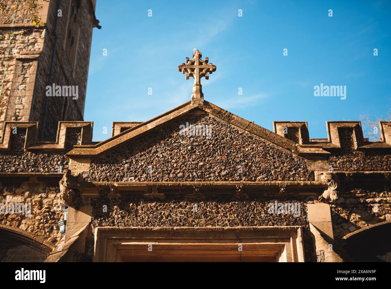 Church steeple cross on top hi-res stock photography and images - Alamy