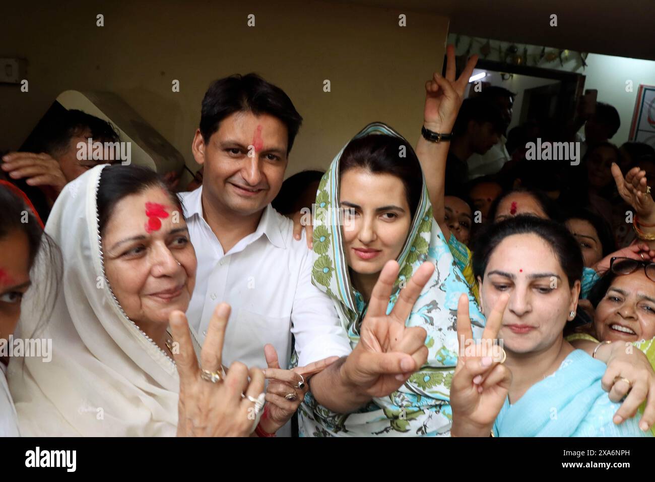 Deepender hooda hi-res stock photography and images - Alamy
