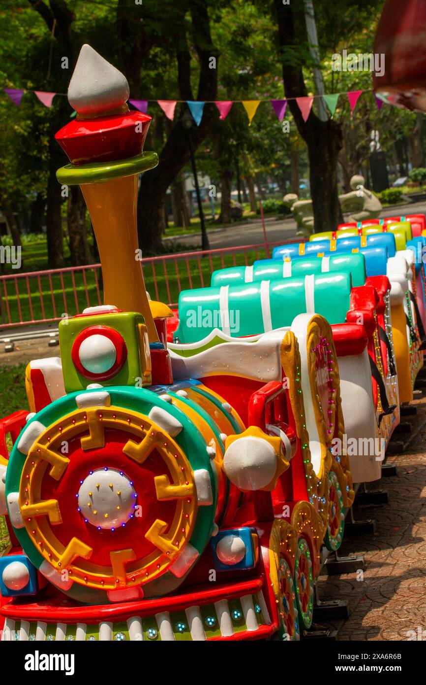 Not to be missed superb Thong Nhat Park (LeninPark), Hanoi Old Town ...