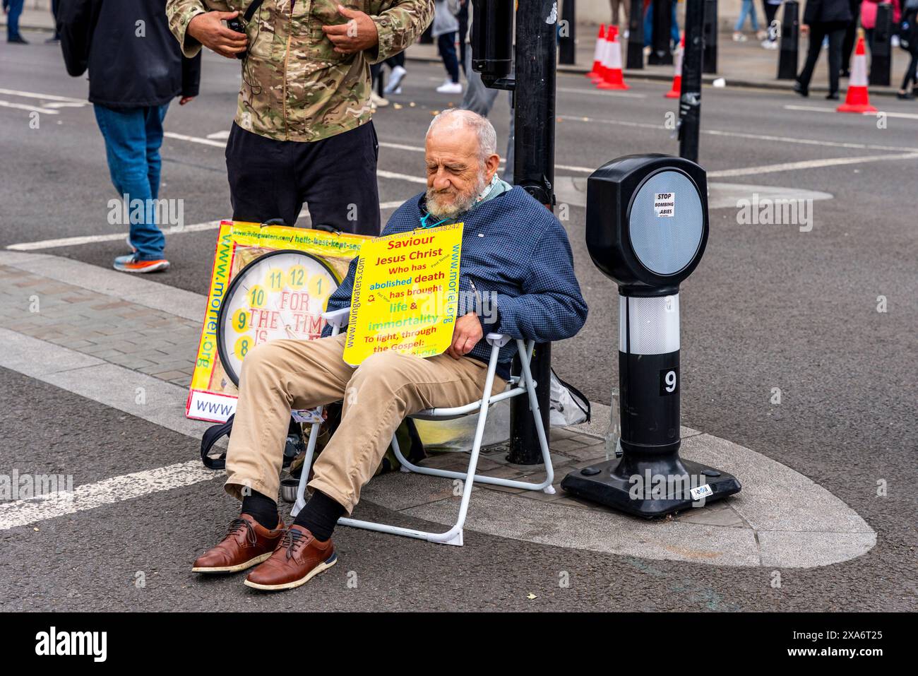 Man street preacher preaching hi-res stock photography and images - Alamy