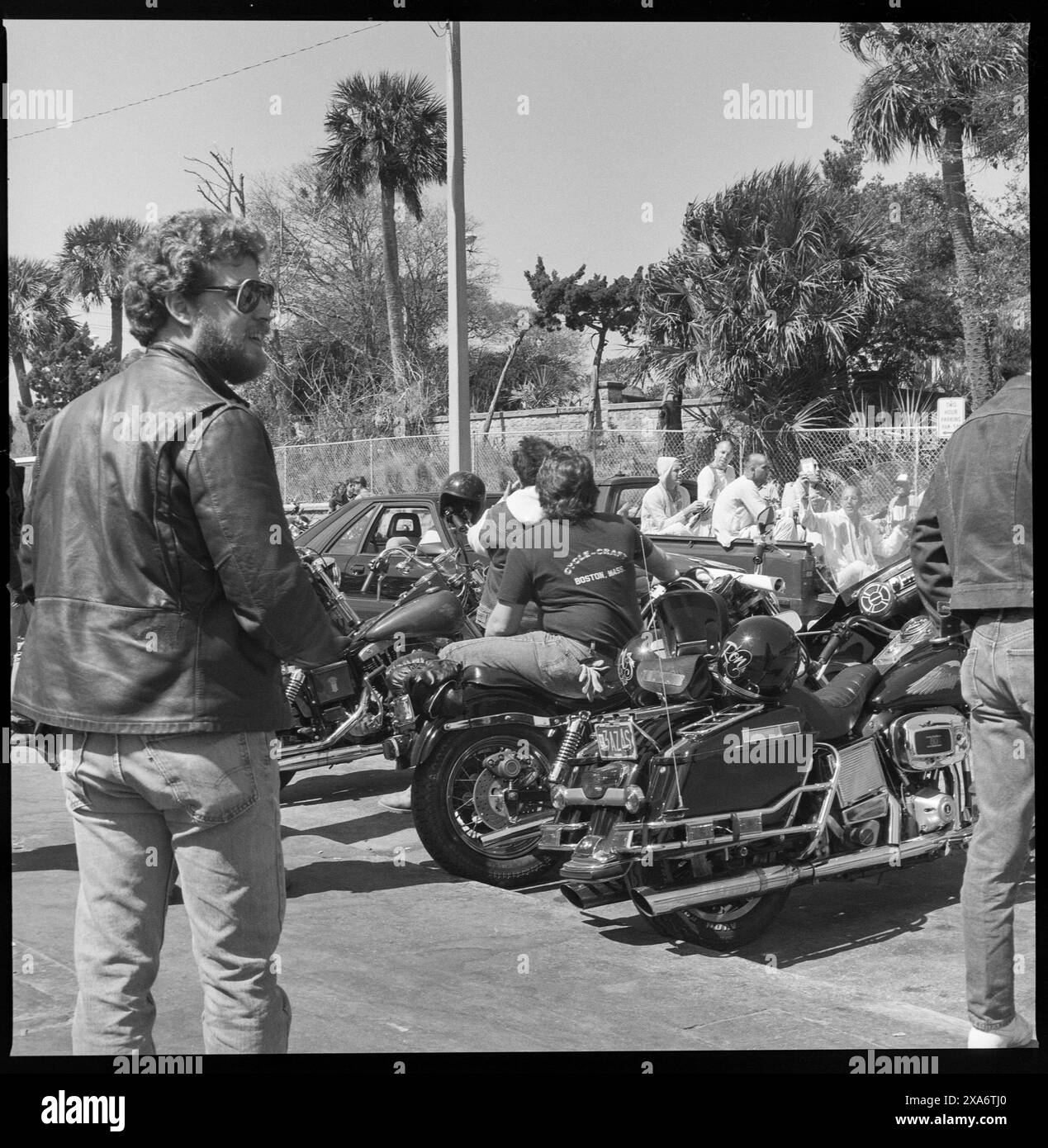 Biker und Besucher während der Daytona Bike Week in Daytona Beach, Florida USA am 15.3.1985 ...