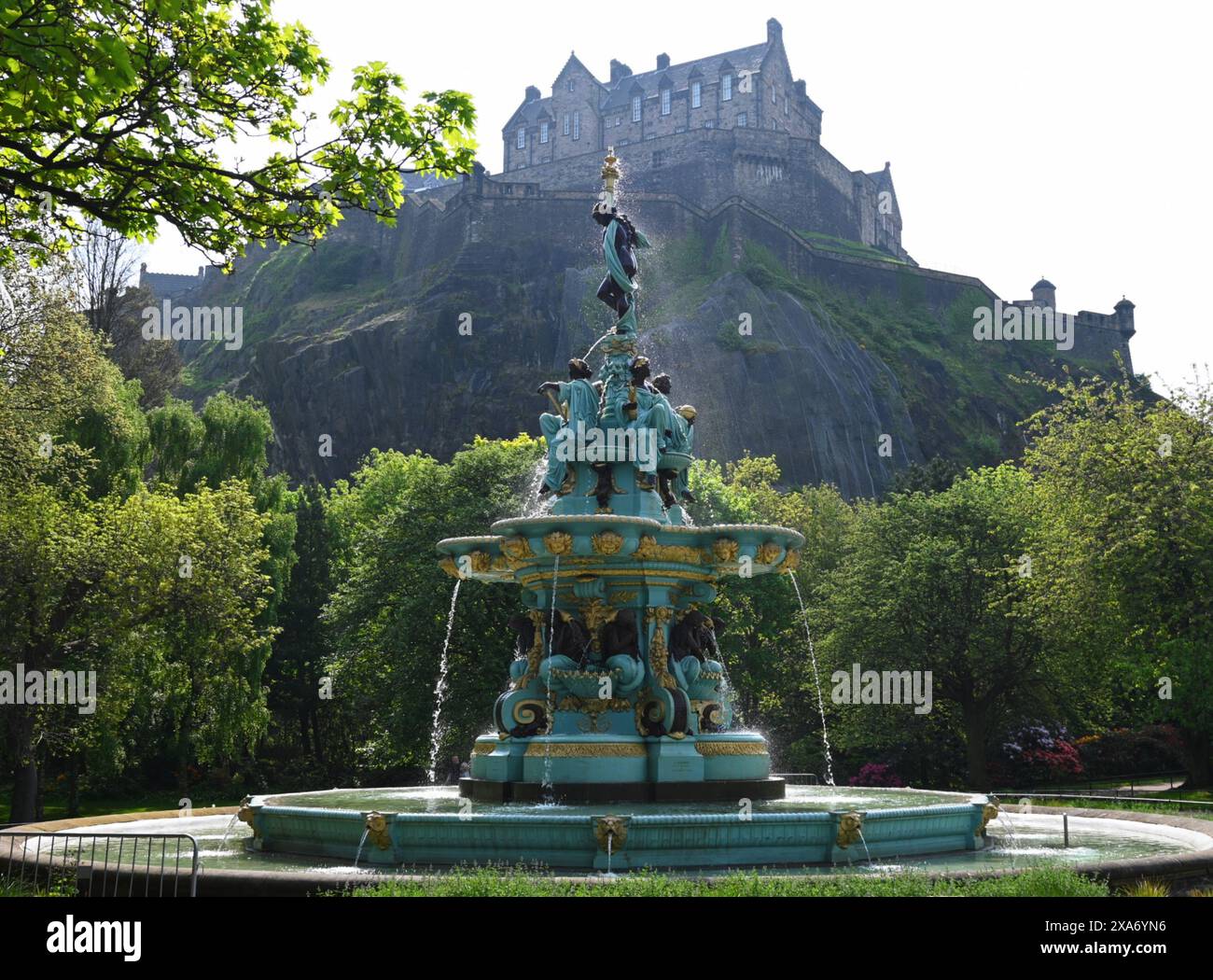 A public park water fountain adorned with statues Stock Photo - Alamy