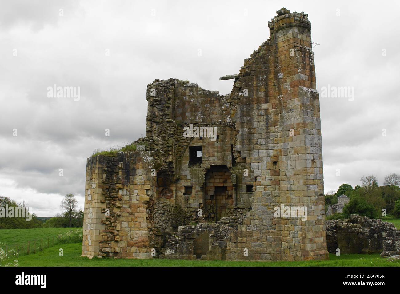 Ruins of 14th Century Castle at Edlingham with its solar tower ...
