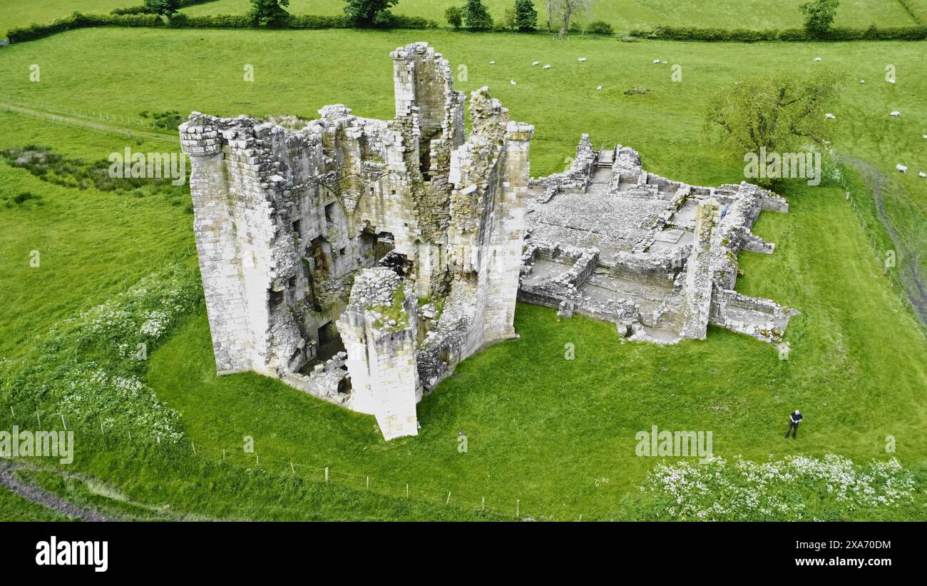 Ruins of 14th Century Castle at Edlingham with its solar tower ...