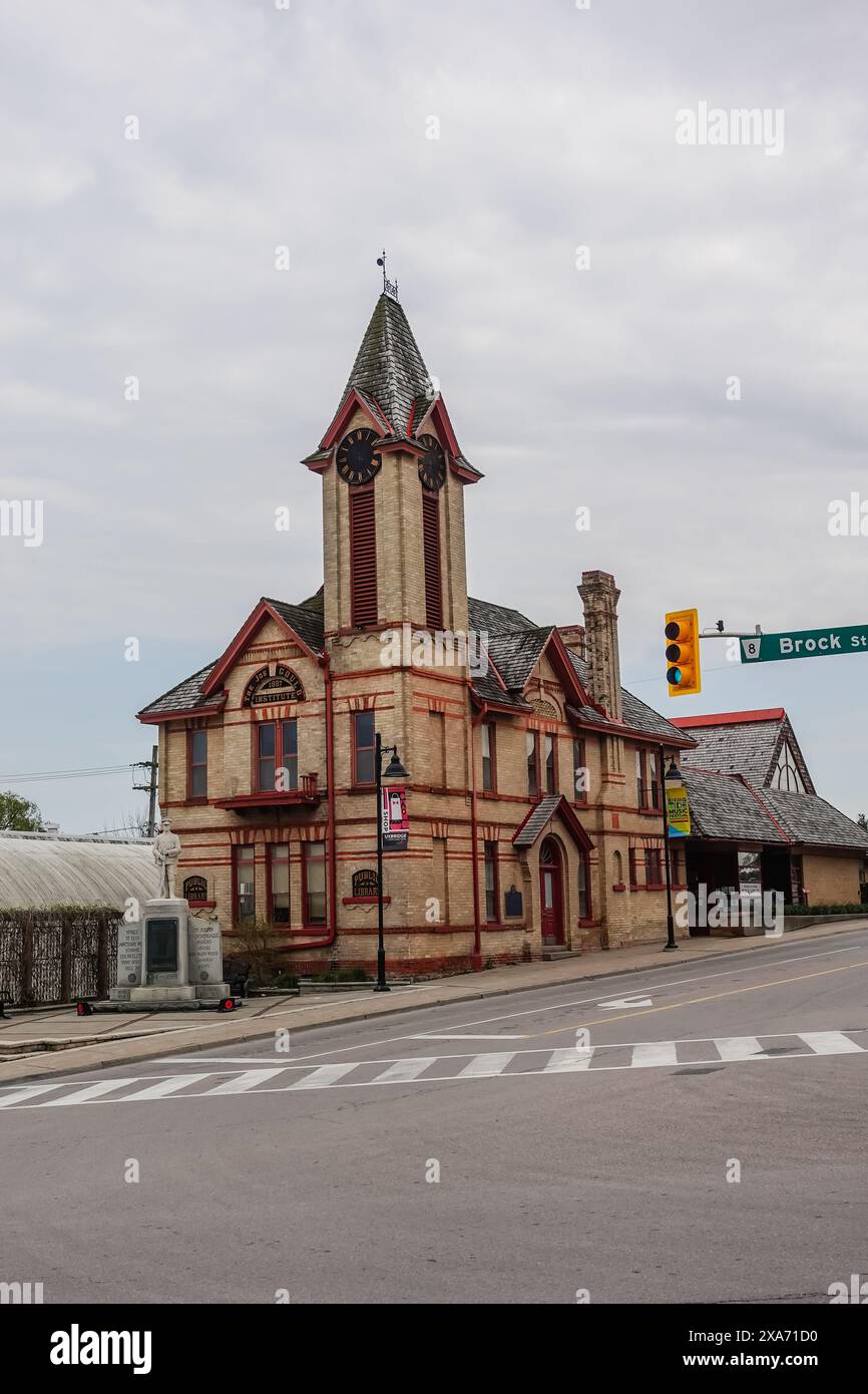 Building uxbridge canada hi-res stock photography and images - Alamy