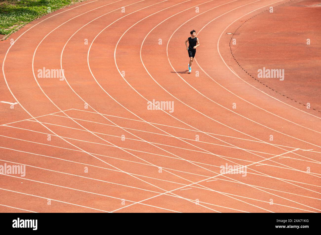 Race track sprint man hi-res stock photography and images - Alamy