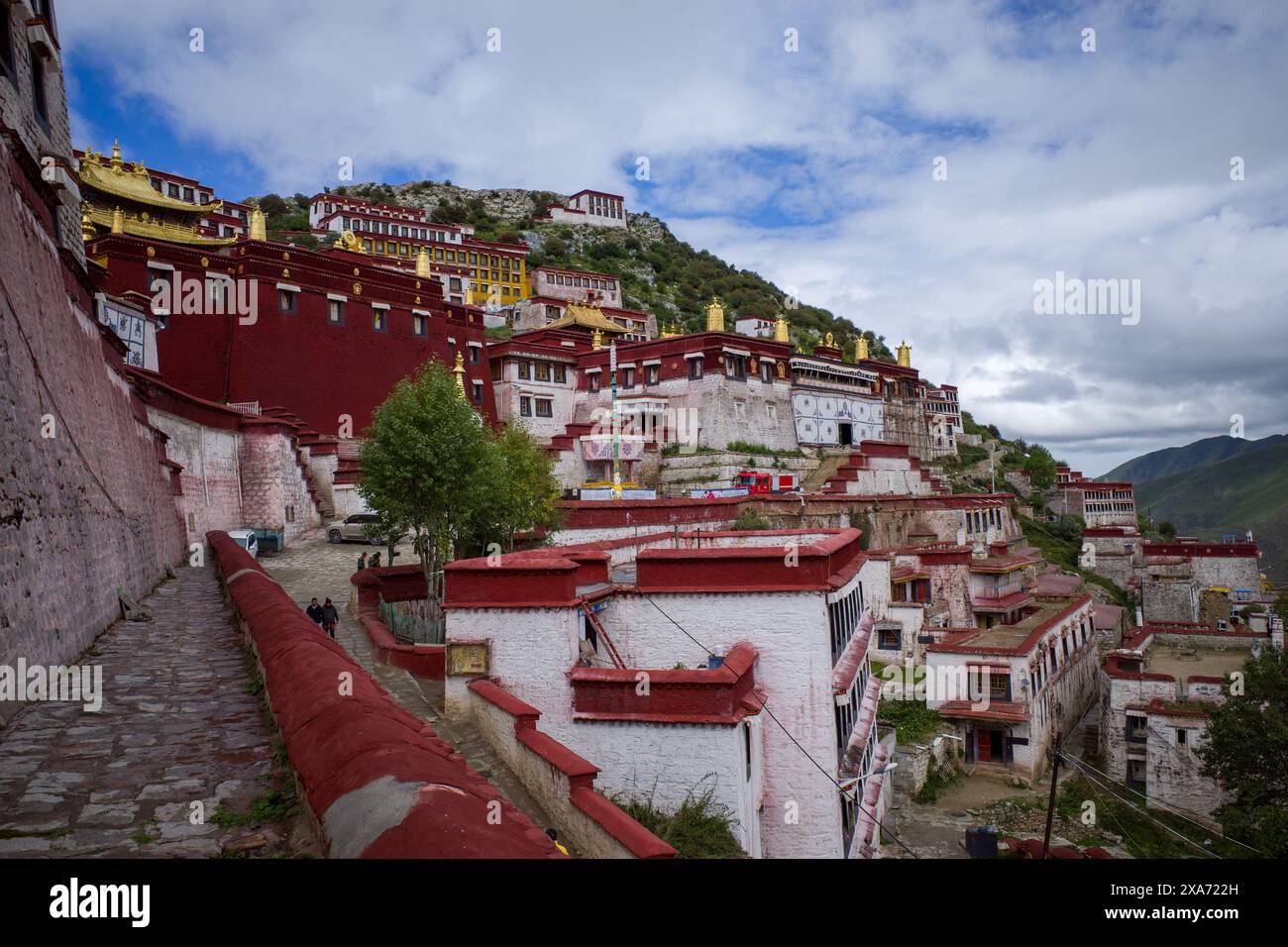 Hilltop architecture hi-res stock photography and images - Alamy