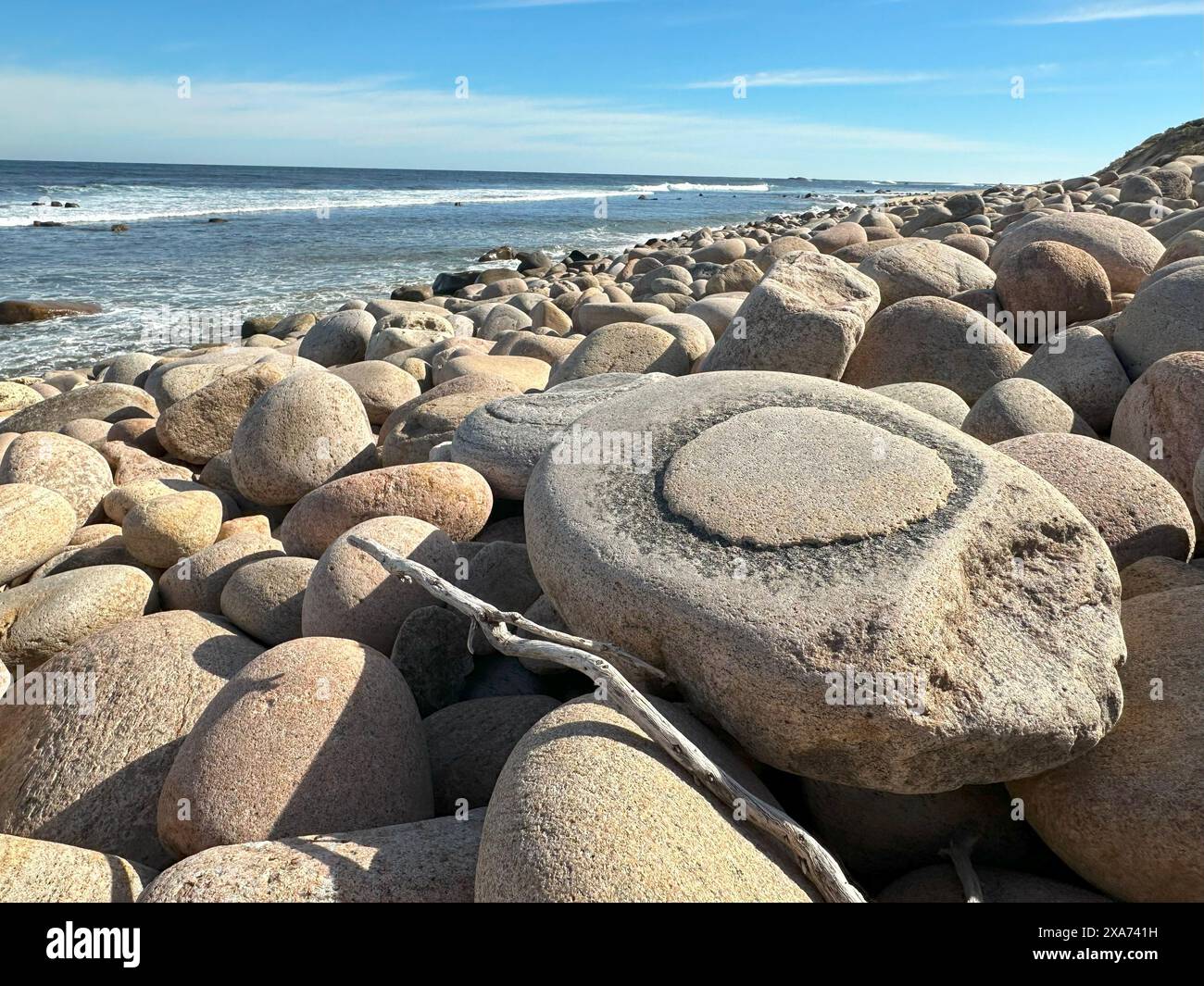 Scattered boulders hi-res stock photography and images - Alamy
