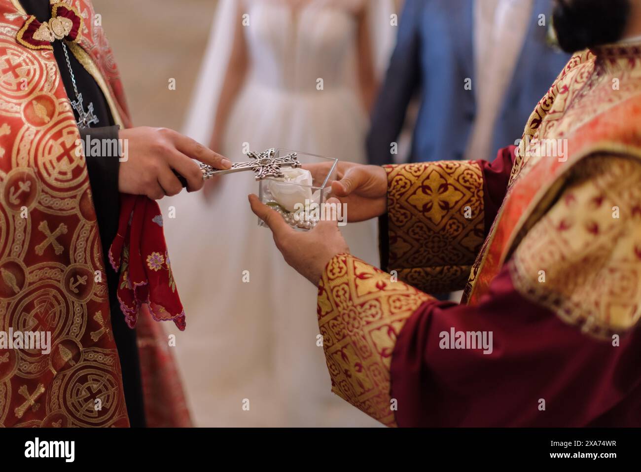 Giving holy communion hi-res stock photography and images - Alamy