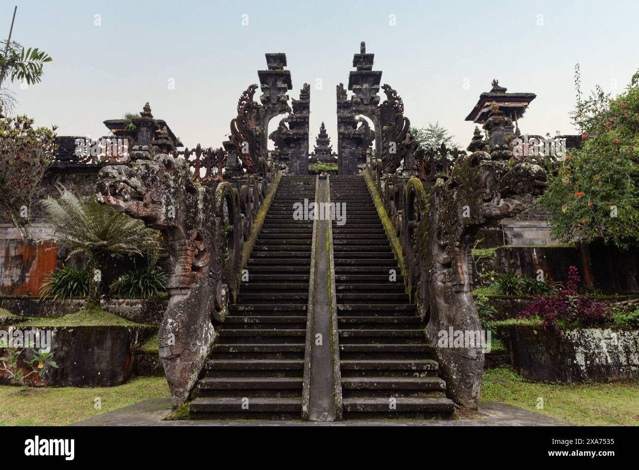Ancient stone staircase temple hi-res stock photography and images - Alamy