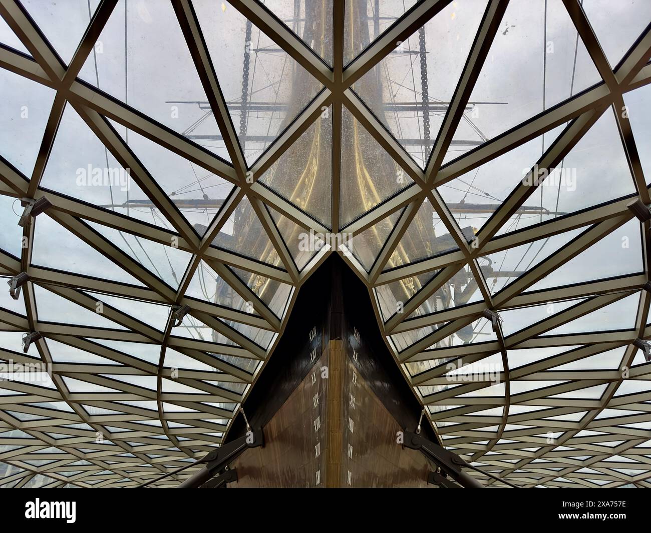 Transparent glass panel hi-res stock photography and images - Alamy