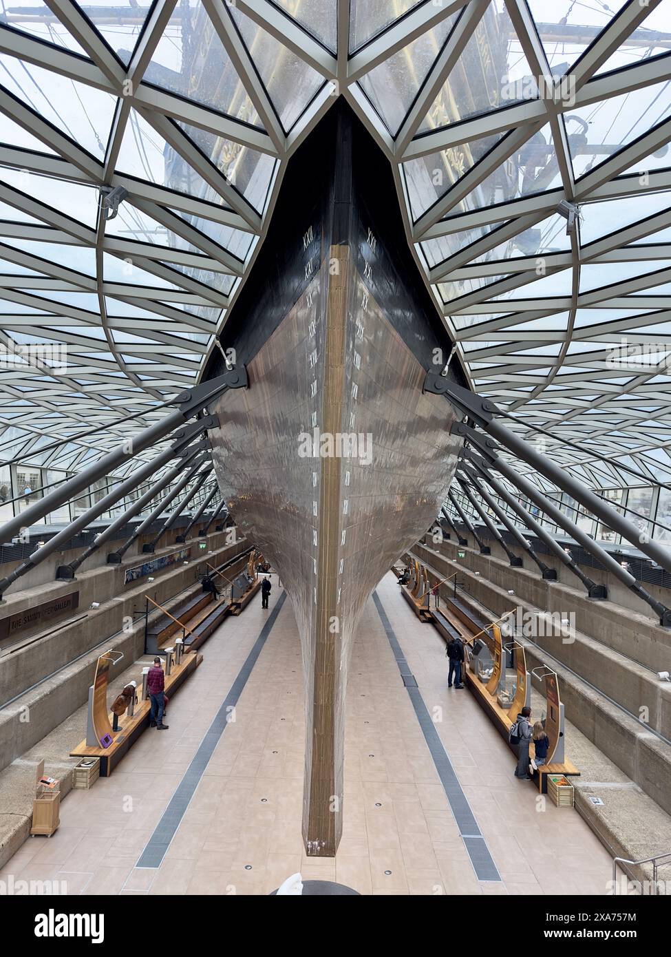 Imposing towering hi-res stock photography and images - Alamy