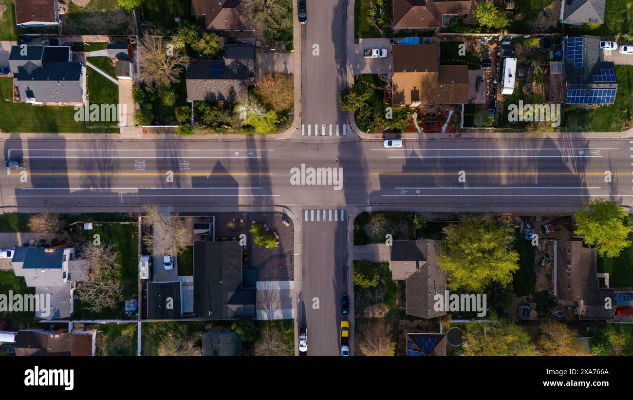 Intersection of pathways hi-res stock photography and images - Alamy