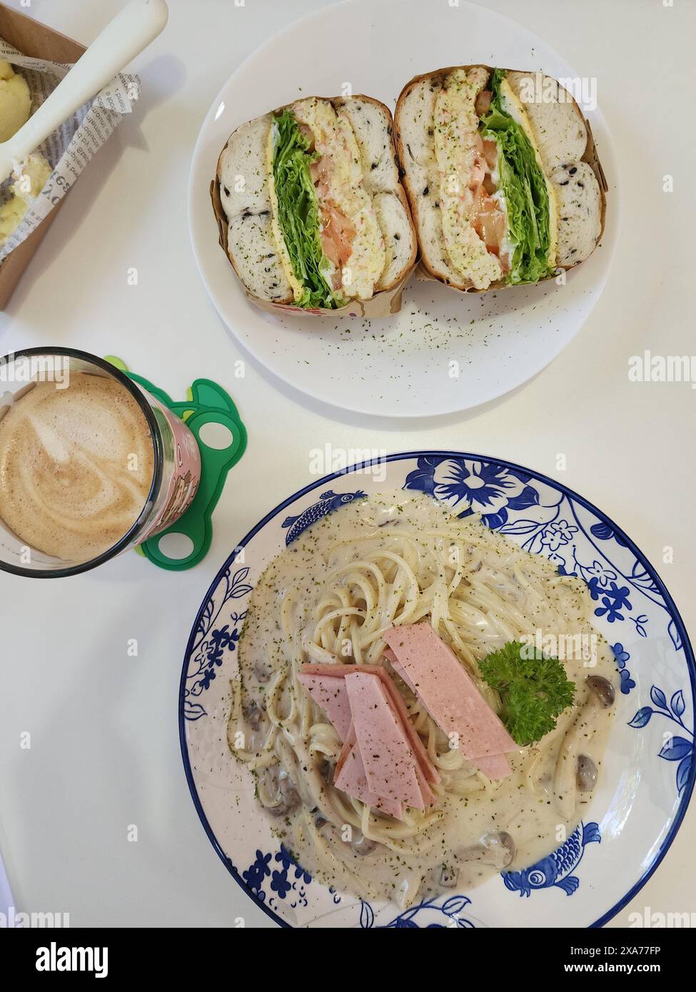 Cozy food setting hi-res stock photography and images - Alamy