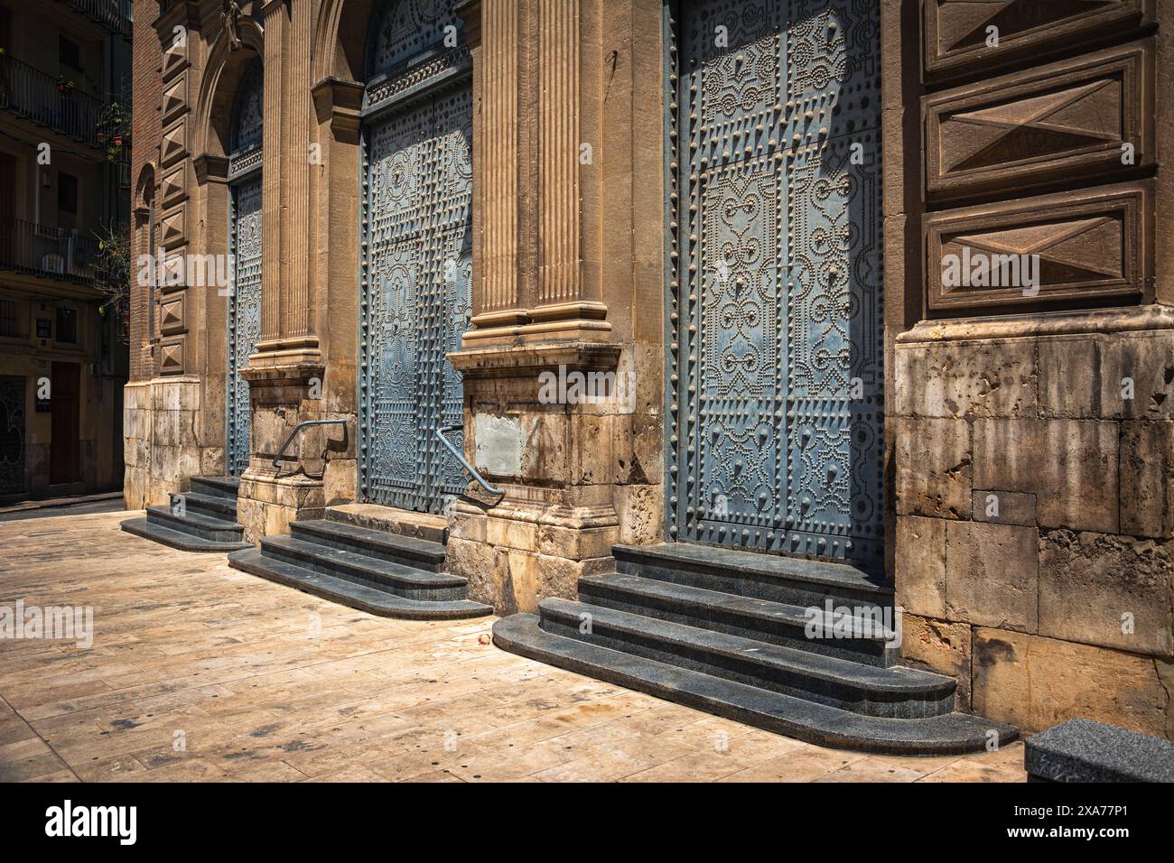 Basilica del Sagrado Corazon de Jesus doors in Valencia Stock Photo - Alamy