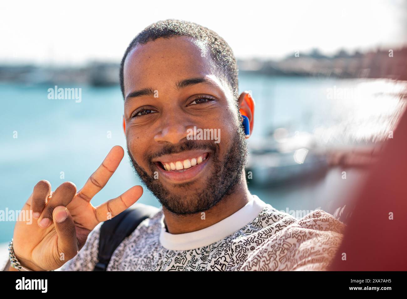 Finger pointing towards camera hi-res stock photography and images - Alamy