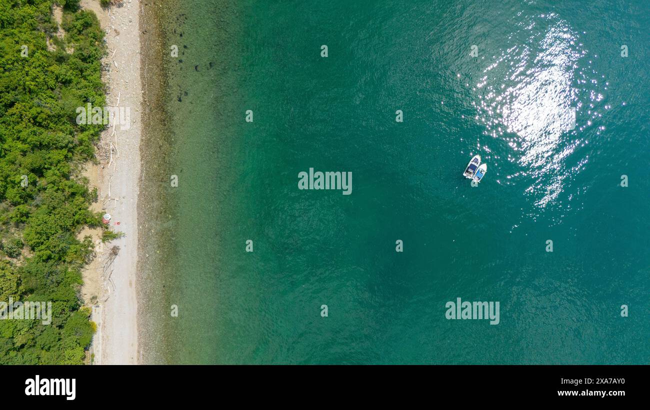 Aerial view tropical paradise sandy hi-res stock photography and images ...
