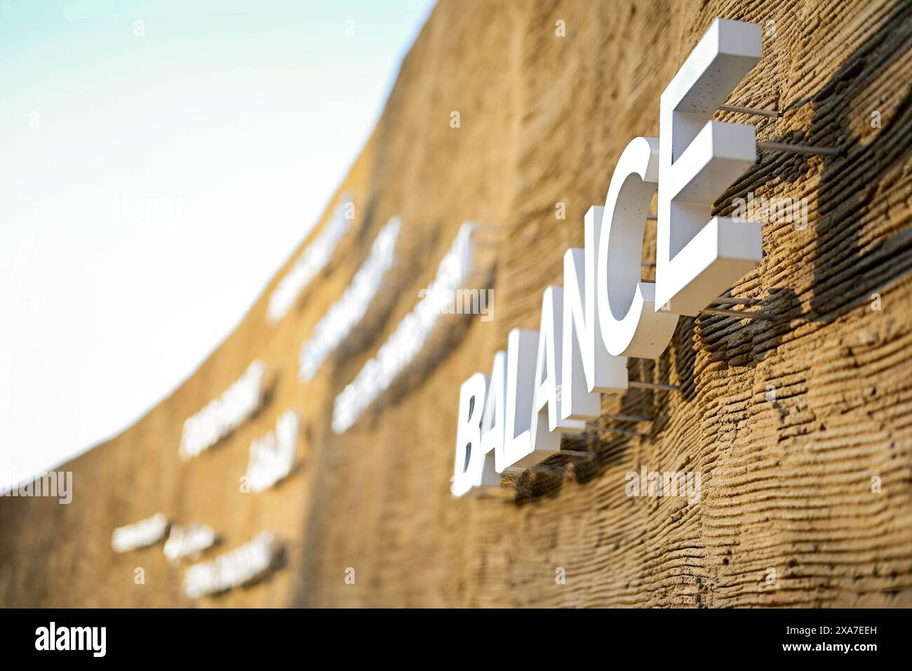 Hanging wooden plank wall hi-res stock photography and images - Alamy