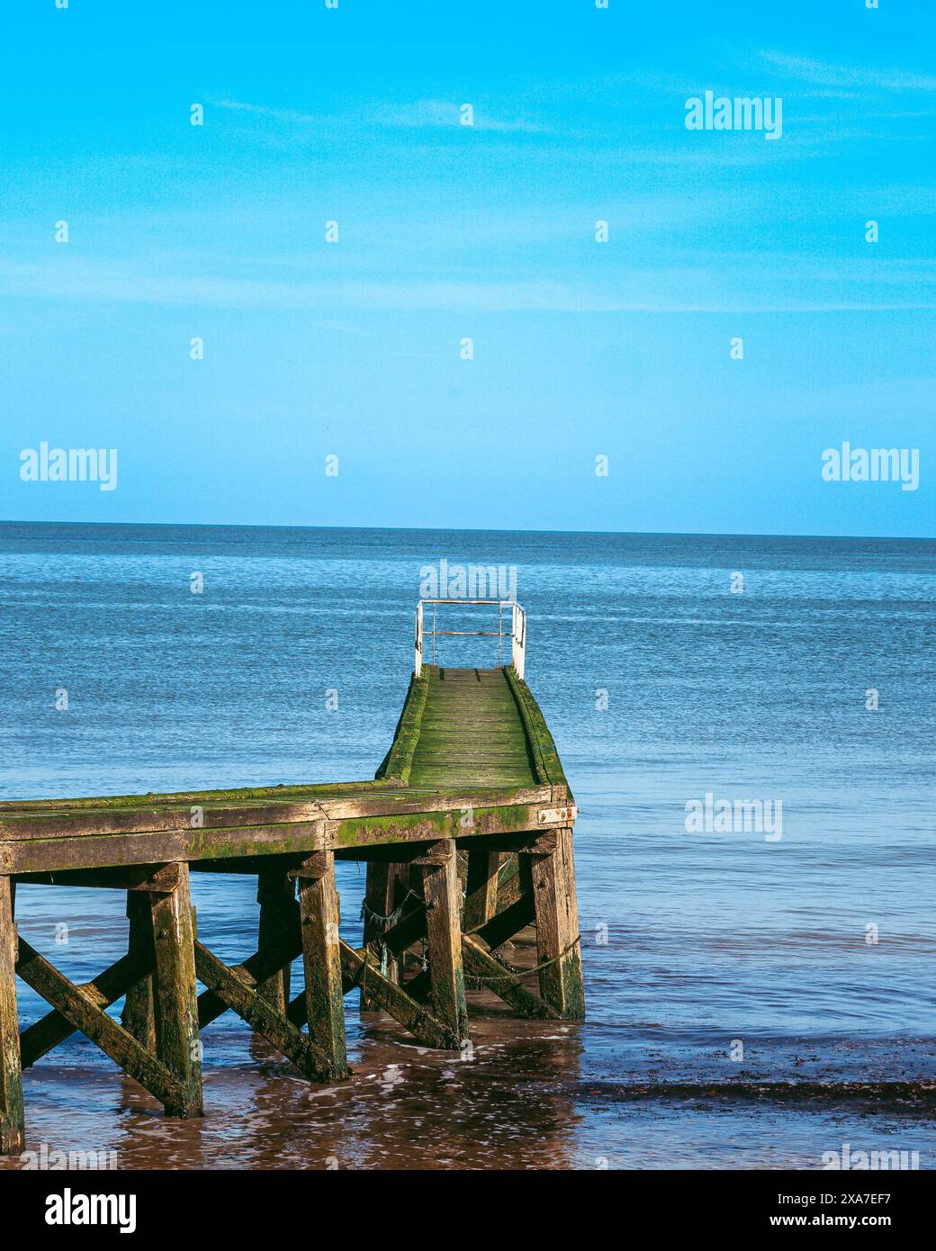 Hand reaching to sky hi-res stock photography and images - Alamy